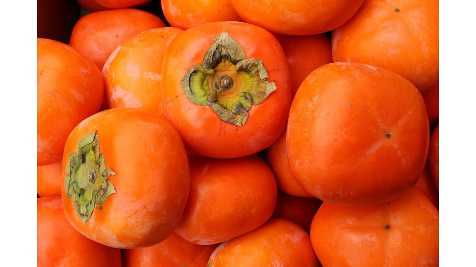 How To Tell If a Persimmon Is Ripe (and Tasty) - Practical Cooks